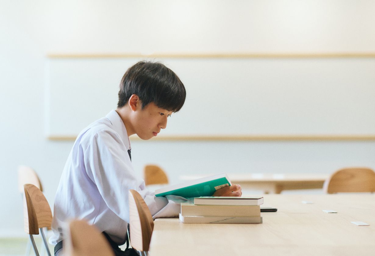 枚方市立生涯学習交流センター・枚方市立市駅前図書館 - キニナル